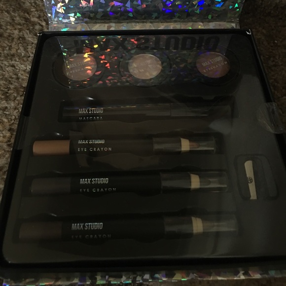 Max Studio | Makeup | Max Studio Shimmer Metallic Eye Collection Set ...